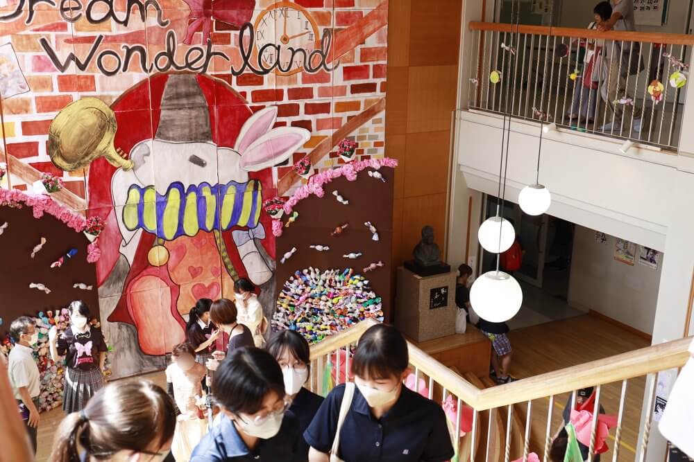 今日は「大妻祭」！テーマは『彩』 | 大妻嵐山中学校・高等学校